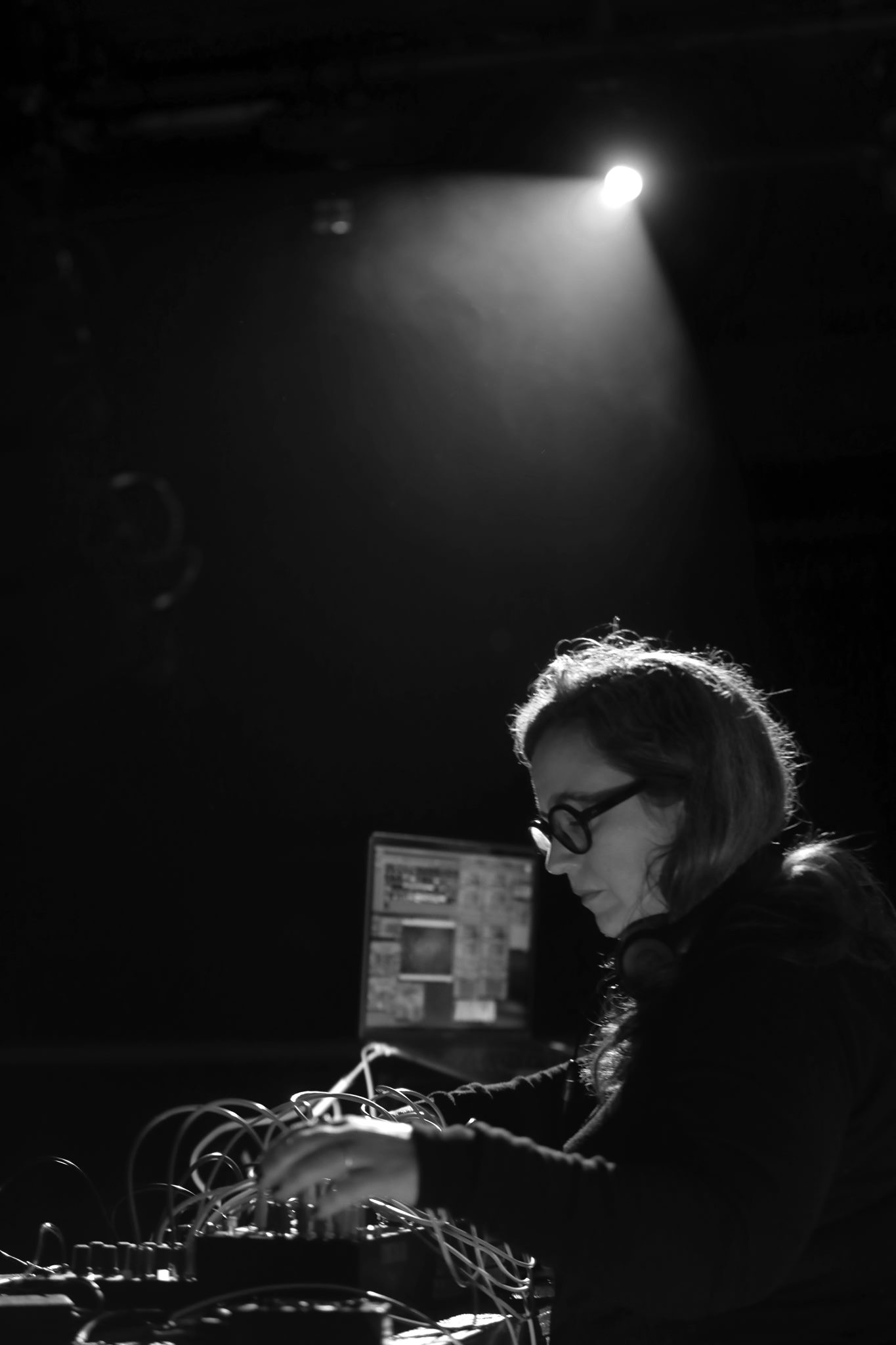 CONTACT – Nelly-Eve Rajotte